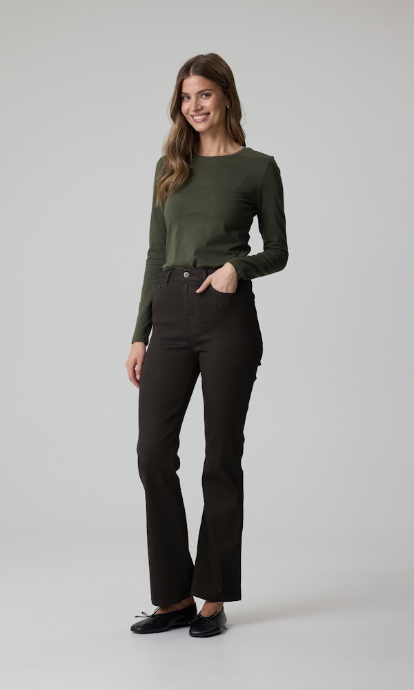 Svart denim High waist flare jeans | Dam | Byxor - Jeans | Cubus